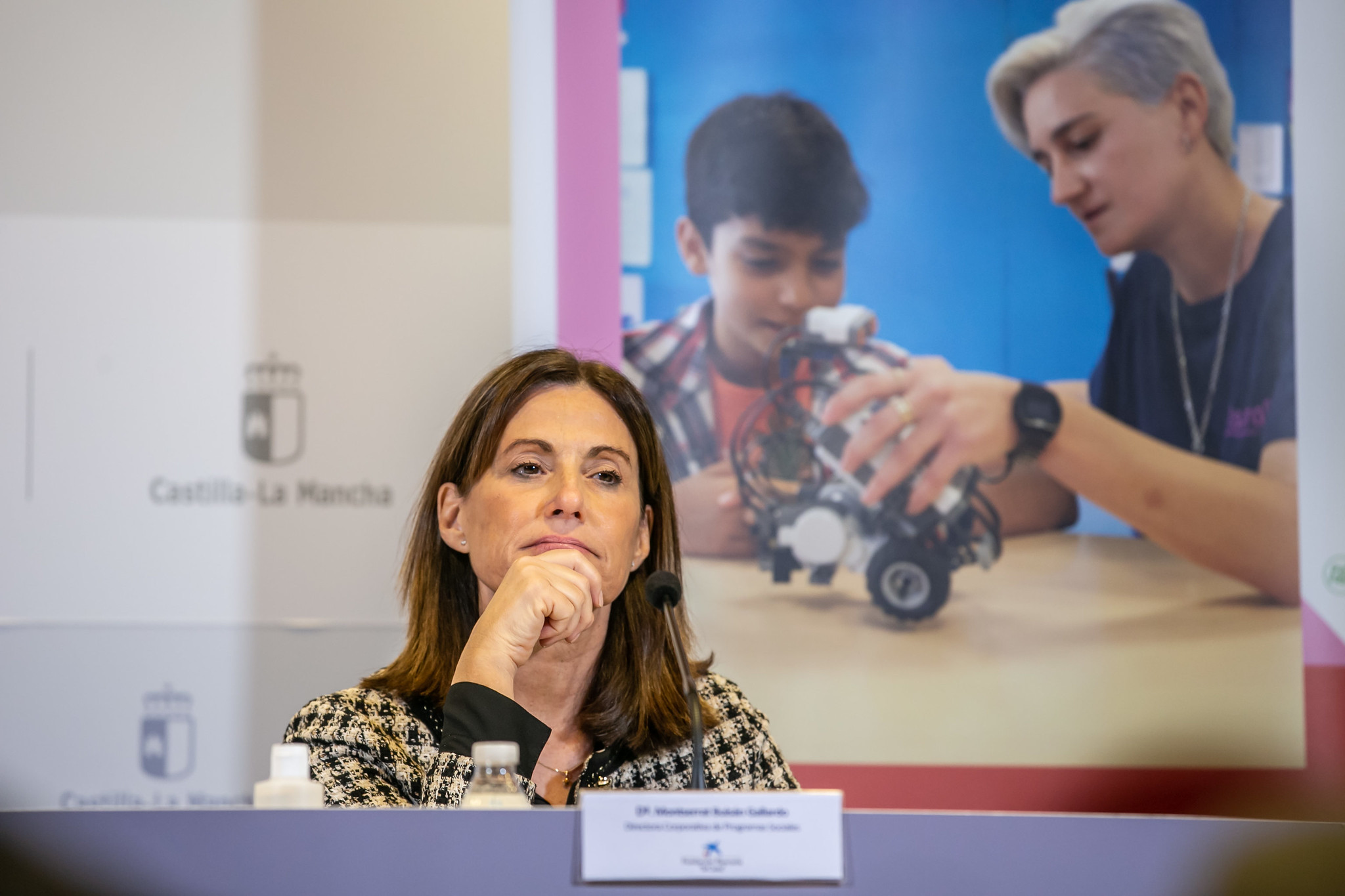 El director general de Infancia y Familia y la directora general de ...