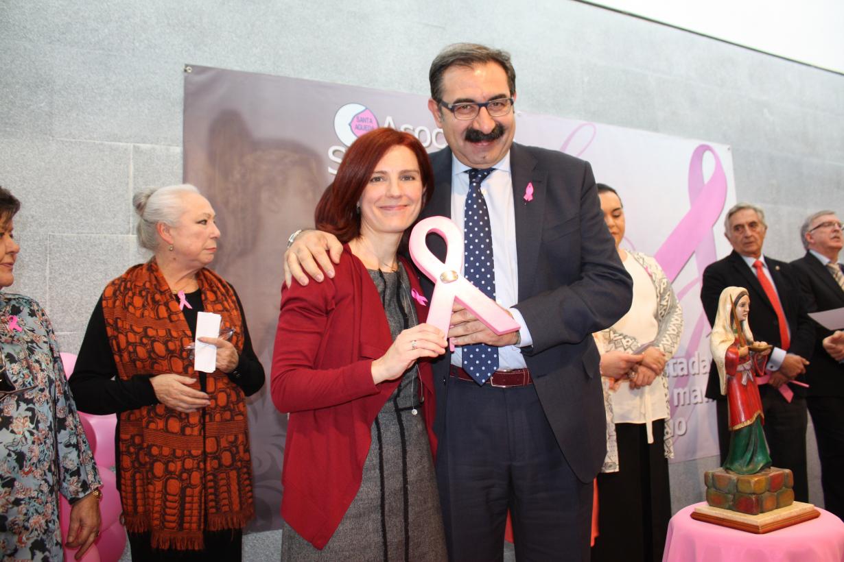 El consejero de Sanidad afirma que “la humanización en la asistencia a ... El consejero de Sanidad afirma que “la humanización en la asistencia a ...